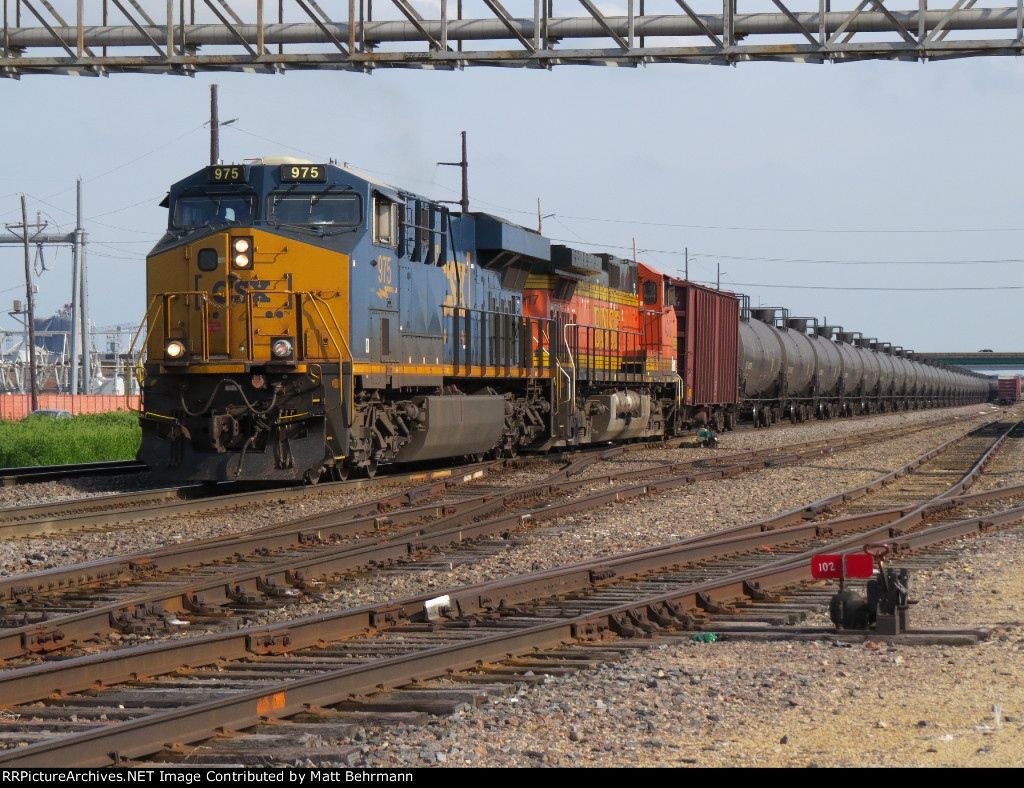 CSX 975